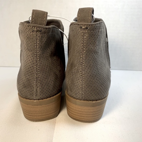 Universal Thread | Shoes | Nwt Universal Thread Booties | Poshmark